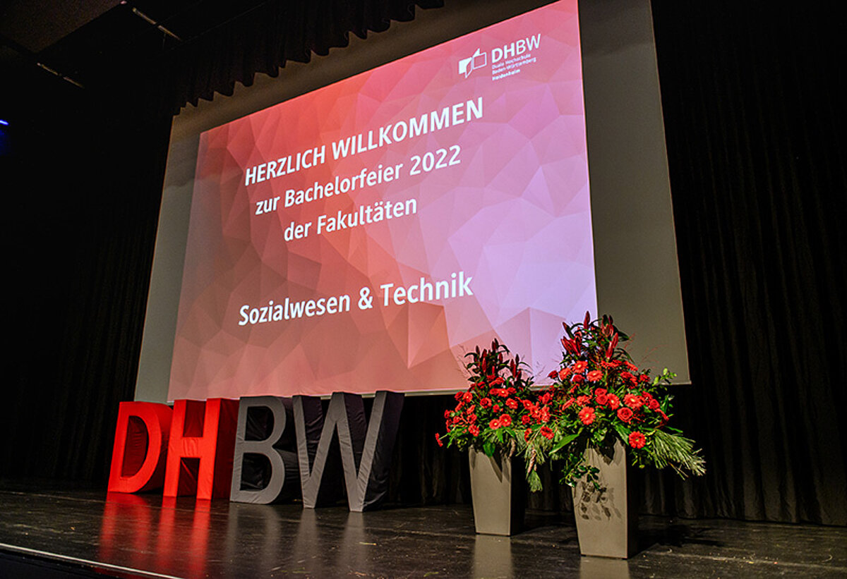 DHBW Heidenheim verabschiedet 750 Absolventinnen und Absolventen | DHBW Heidenheim